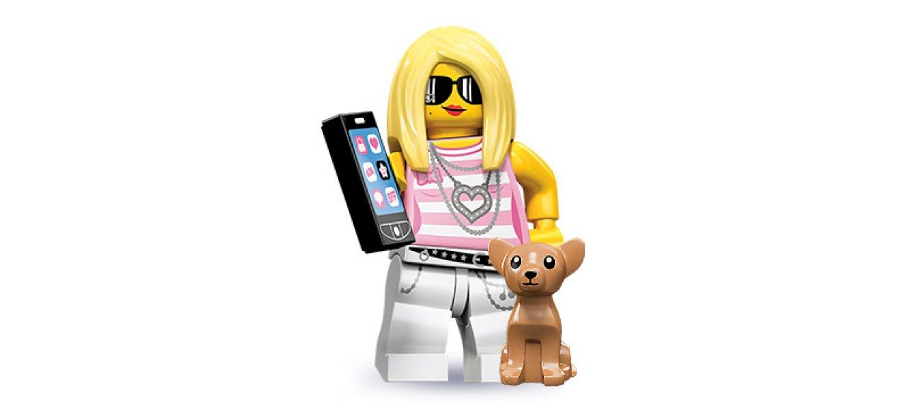 Lego minifigs use Android smartphones