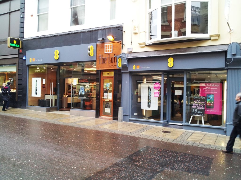 EE enhances 4G standing with new 30-day SIM-only plans, no long-term ...