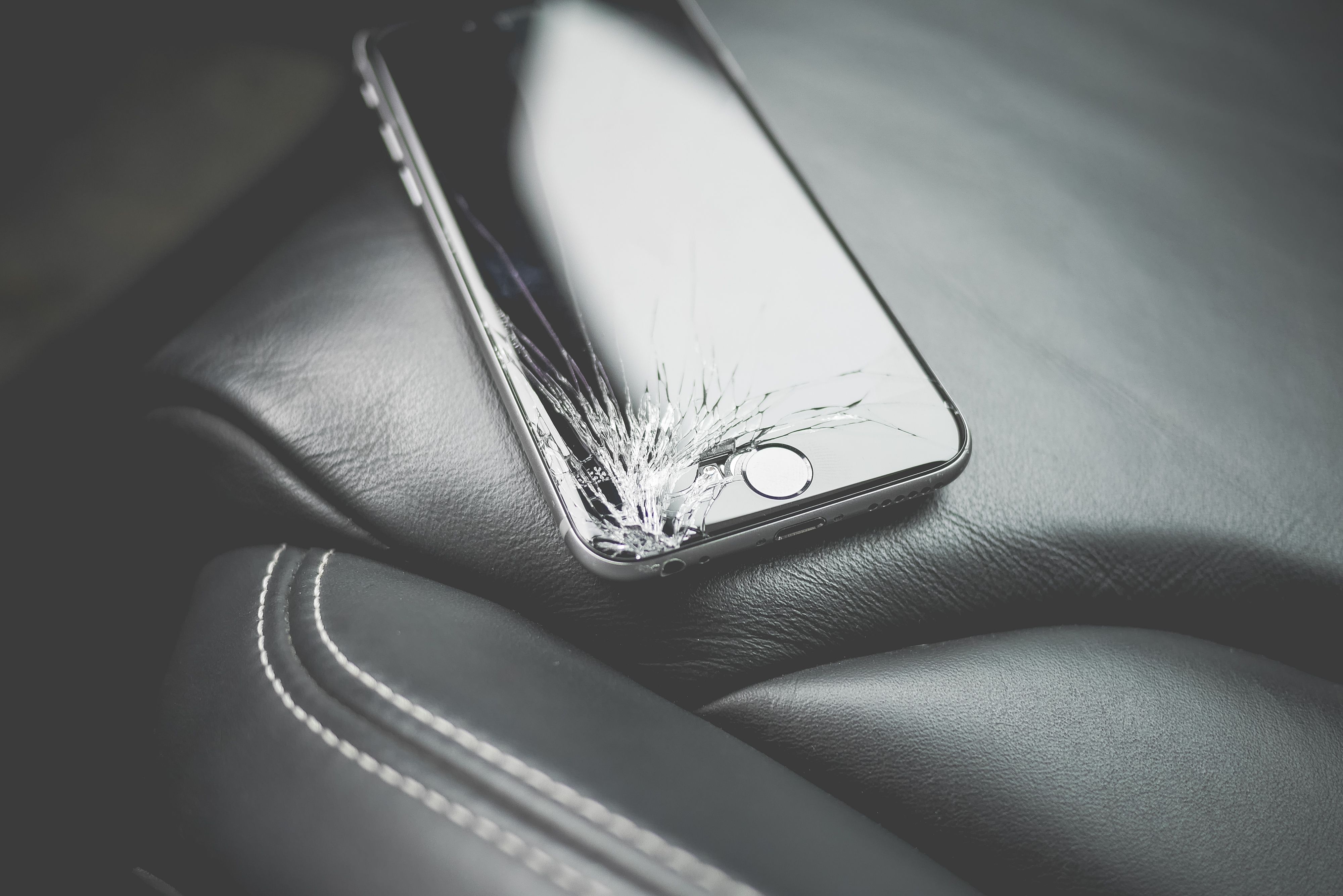 How to ensure you don't crack your phone screen tips and tricks