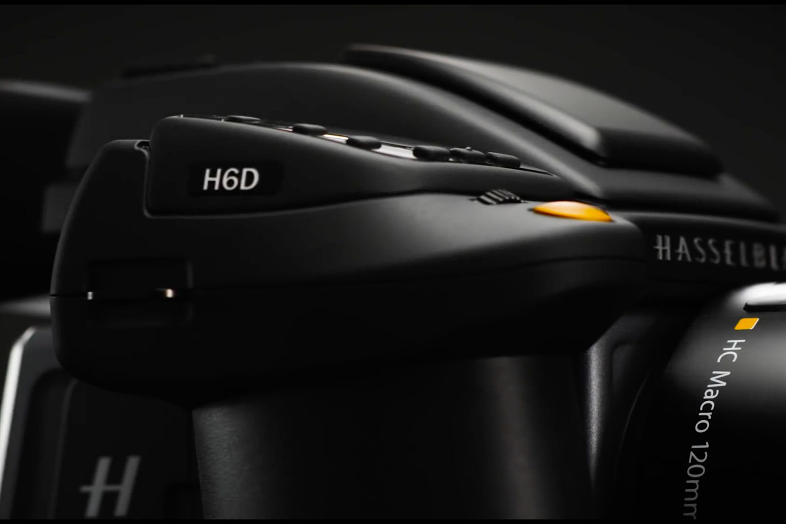 Hasselblad made a 400-megapixel, €48,000 camera because why not?