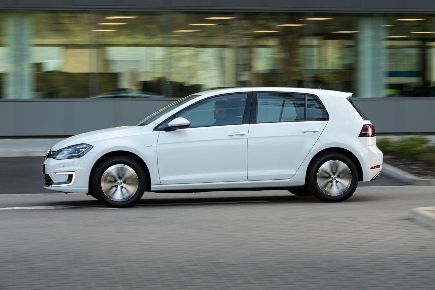 Volkswagen e-Golf review: An electric, emission-free Golf?