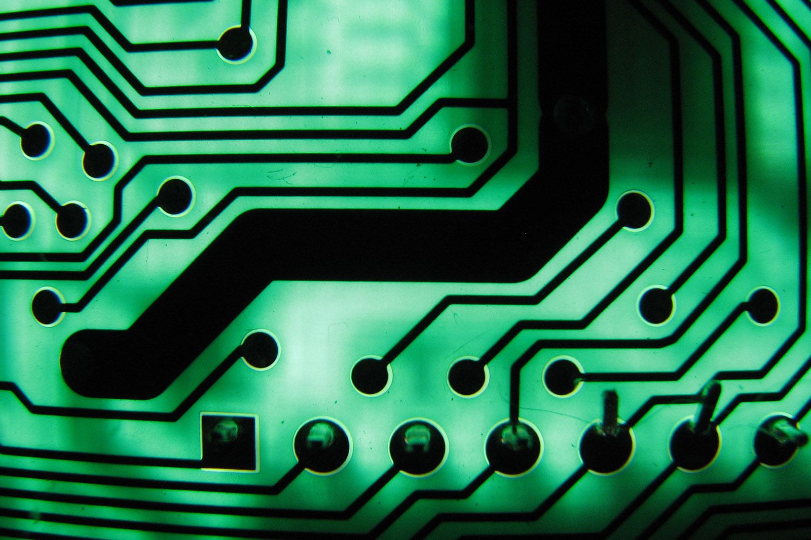Apple and Amazon deny existence of Chinese spy chip