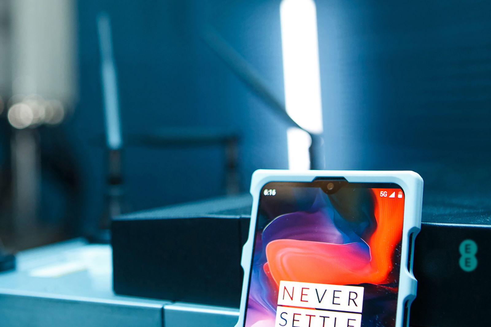 EE will be first to offer OnePlus 5G smartphone in 2019