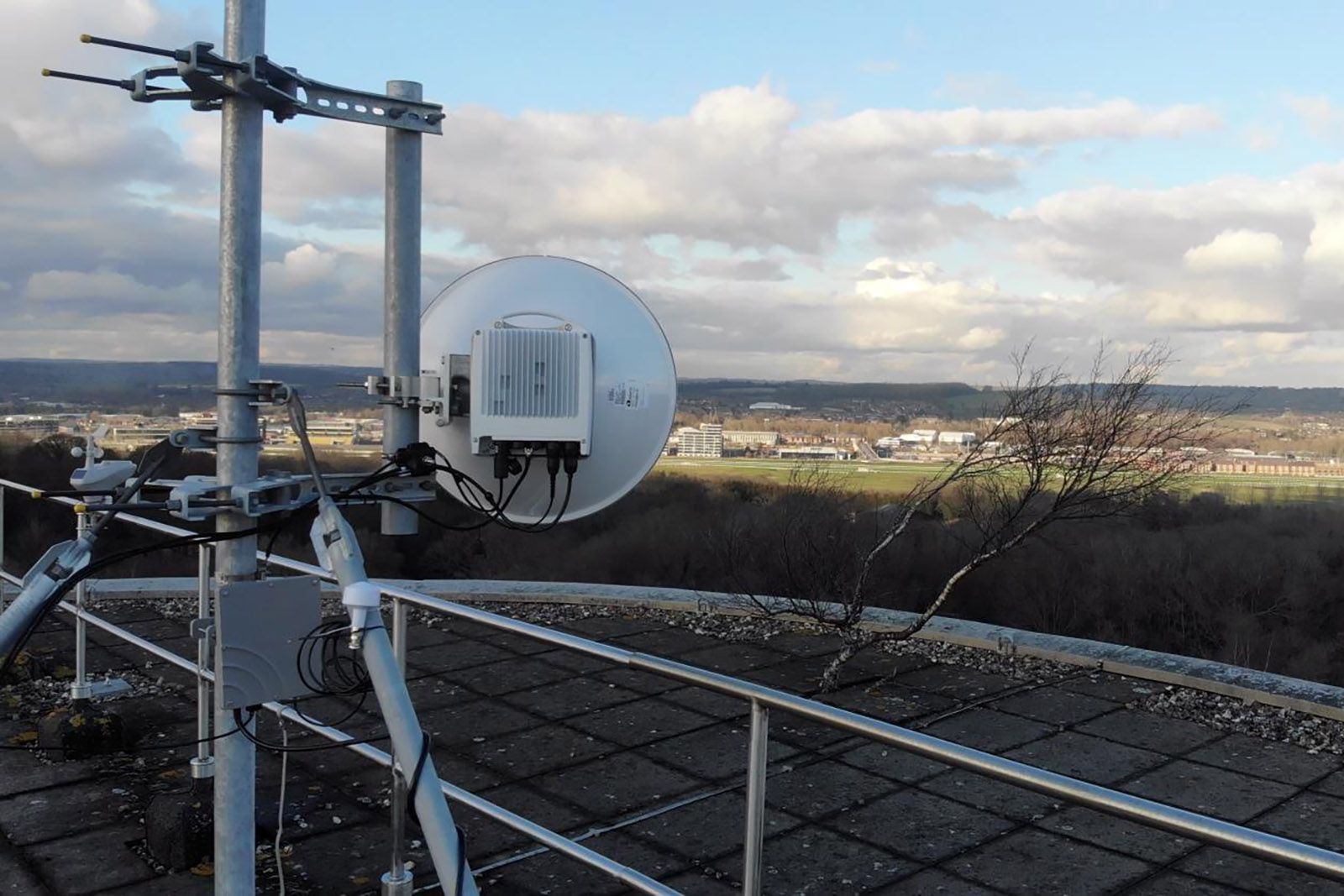 Virgin Media trials radio signals to supply 1Gbps broadband