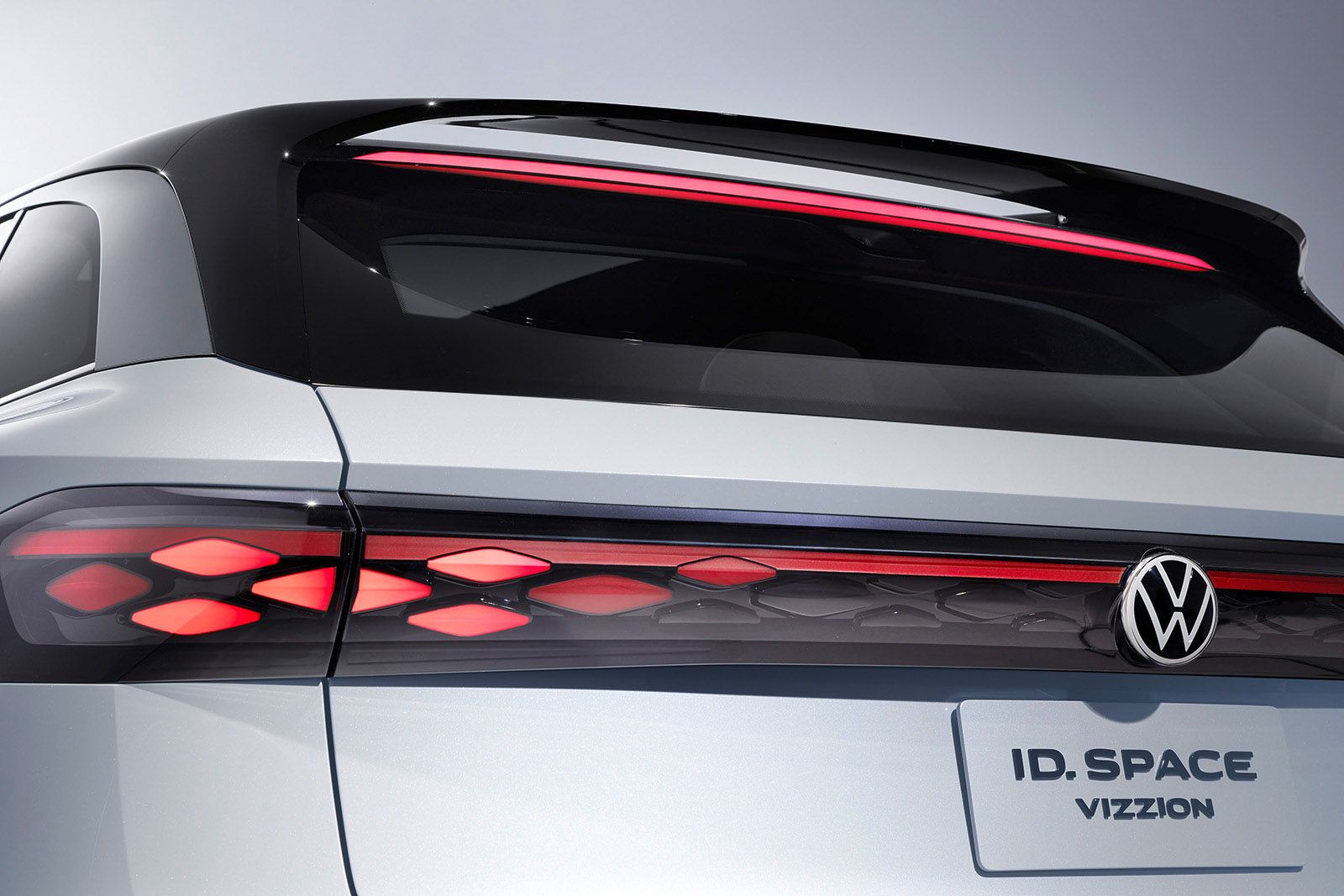 VW's ID. Space Vizzion shown in all its glory