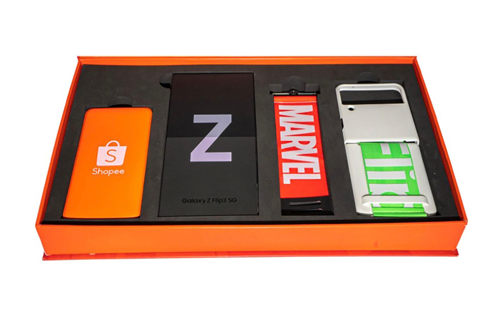 Check out these Marvel and Star Wars bundles for Z Flip 3