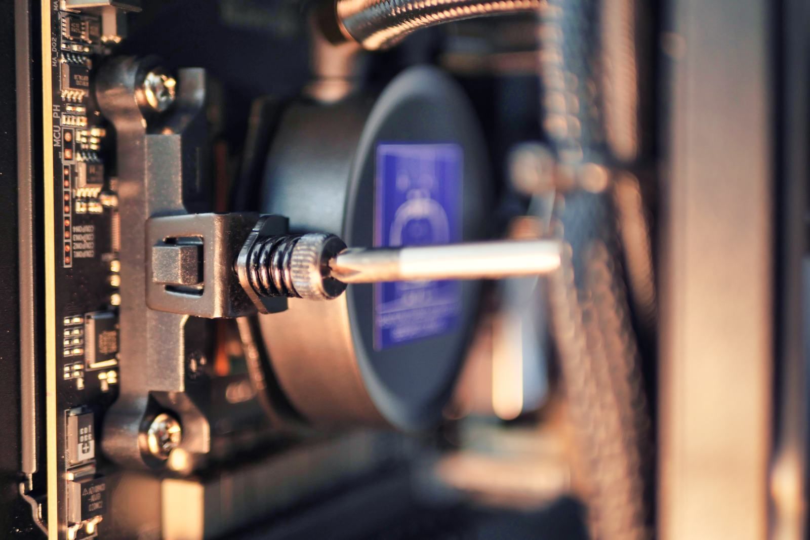 How to build a mini-ITX gaming PC