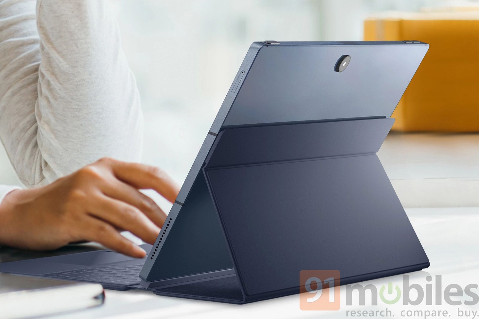Dell's next XPS machine is a Microsoft Surface style 2-in-1