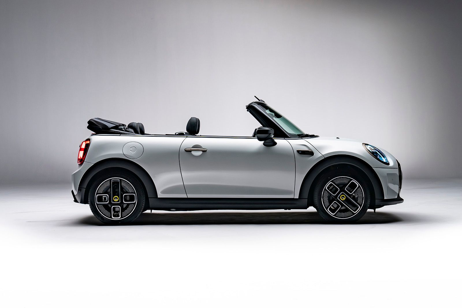 First all-electric Mini Convertible unveiled, production limited to ...
