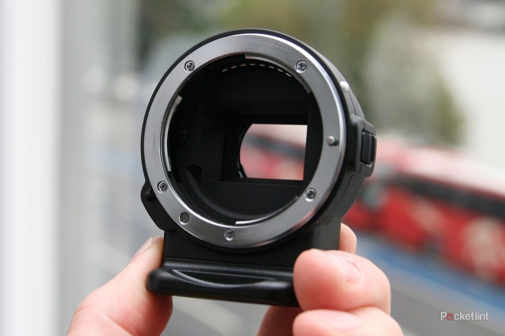Expanding the Nikon 1 system: Accessories and concepts