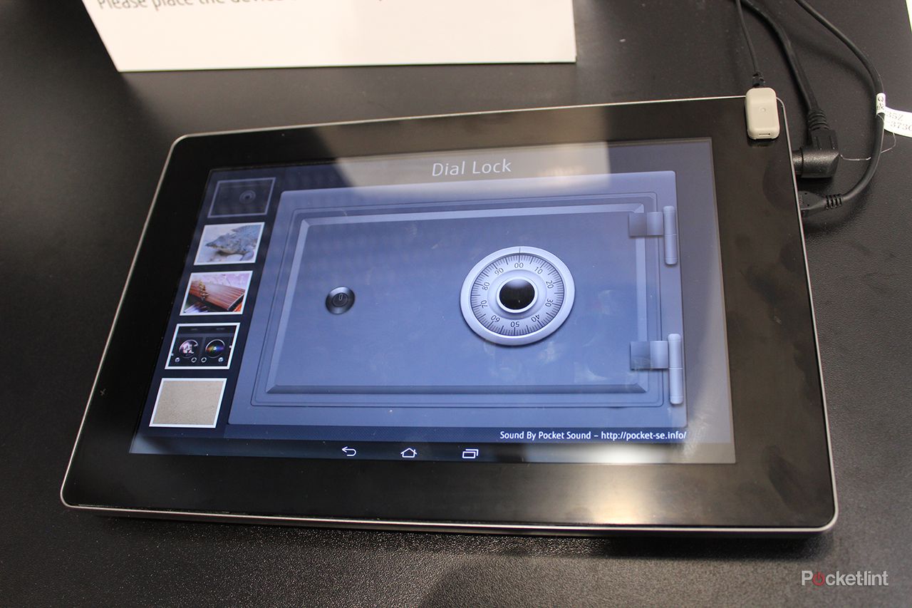 Fujitsu ultrasonic haptic tablet pictures and hands-on