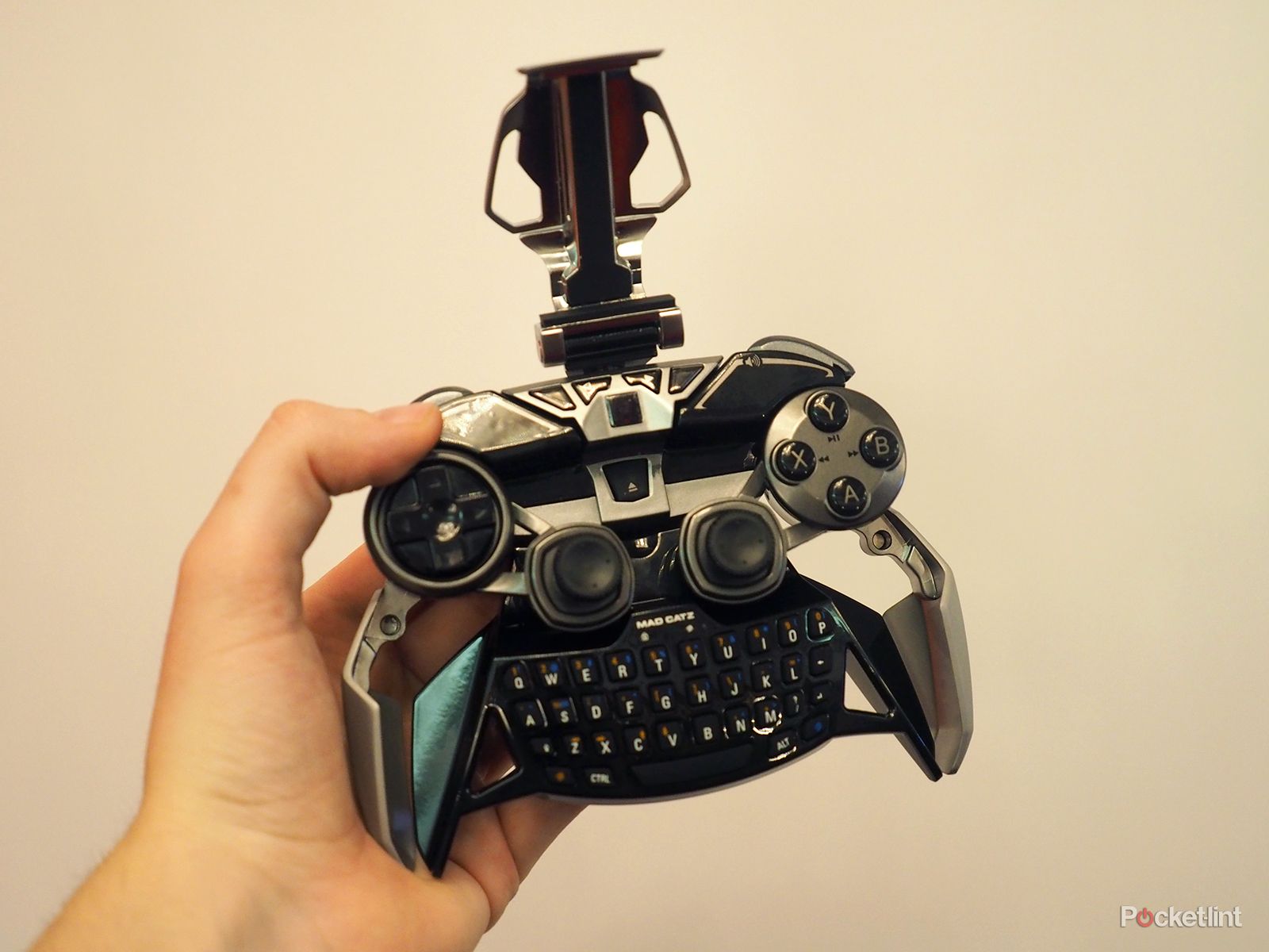 Mad Catz Lynx 9 mobile gaming controller is as cool (and complex) as ...