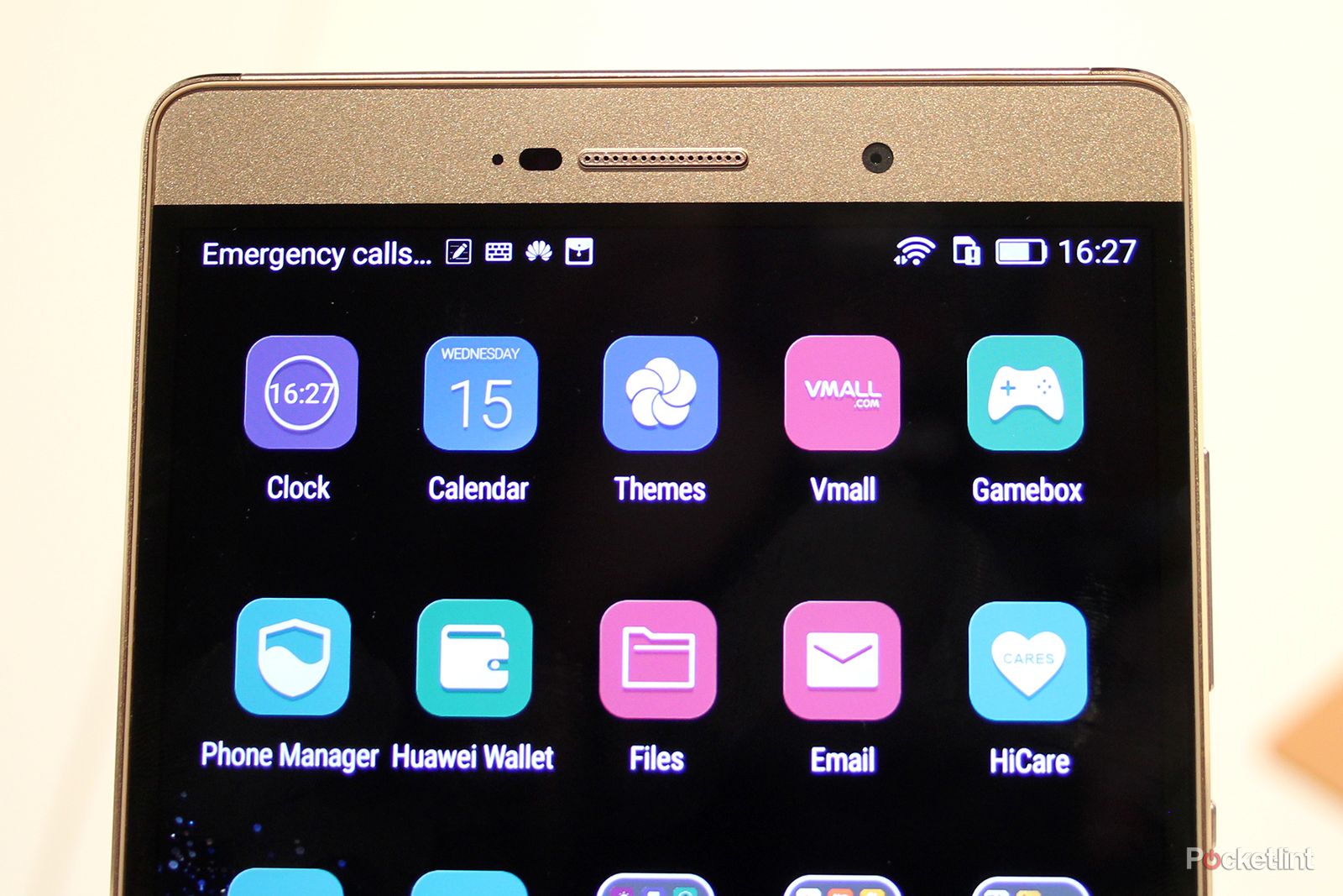 Huawei P8max: A massive, metallic slab