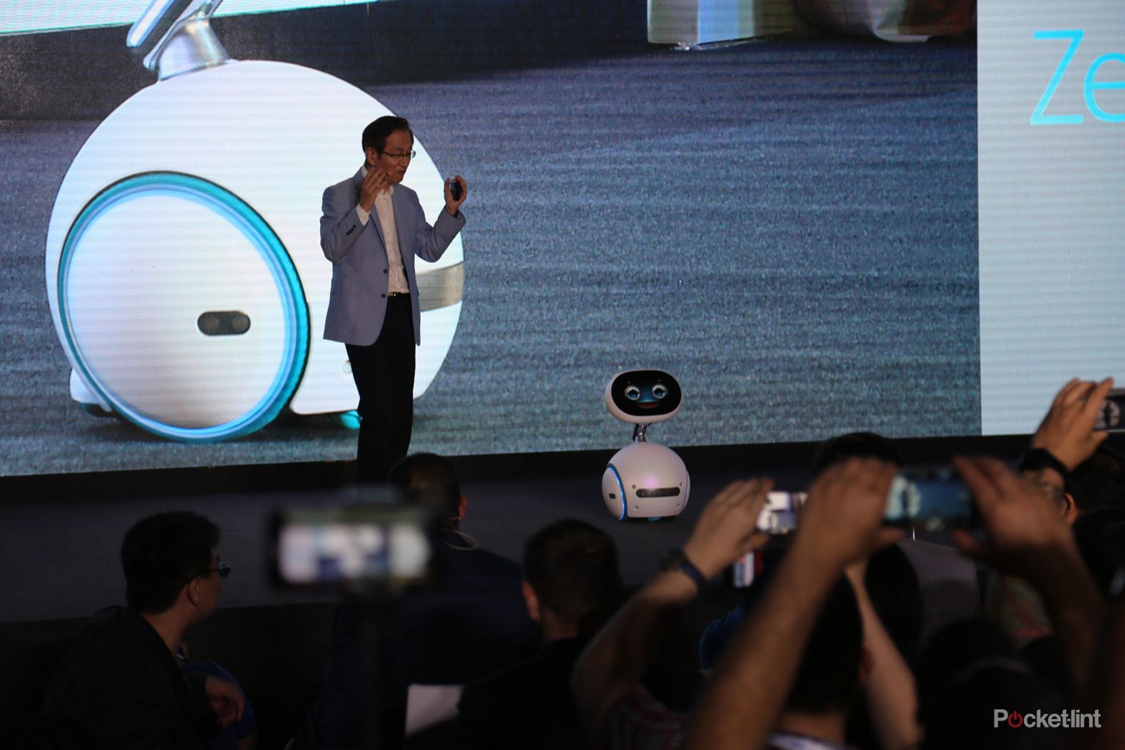 Asus Zenbo: Who is the handy robot helper?