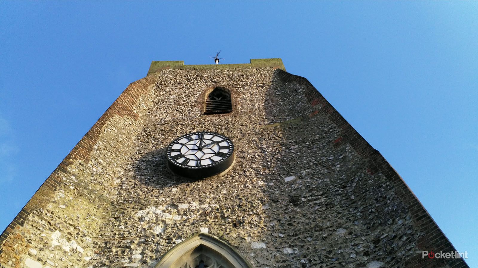 Nokia 8 review: Flagship specs, mid-range feels