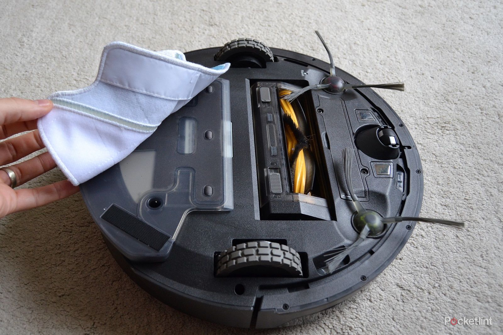 Ecovacs Deebot R95 MKII robot vacuum cleaner review: A smart luxury ...