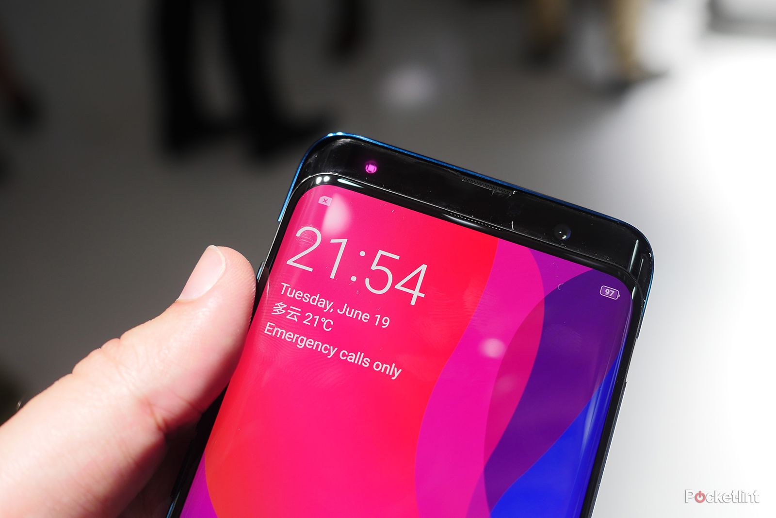 Oppo Find X debuts with three pop-up cameras and no notch