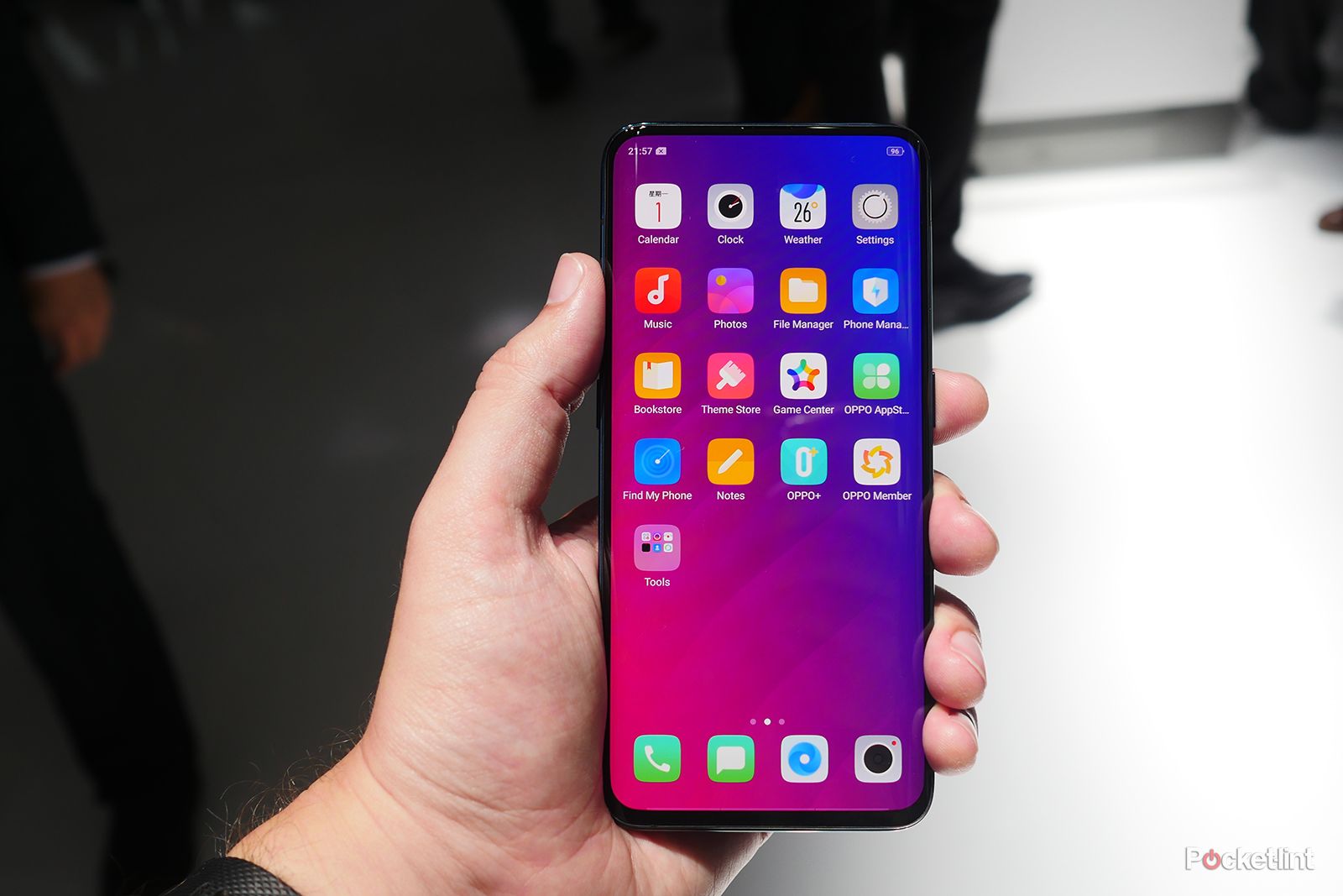 Oppo Find X debuts with three pop-up cameras and no notch