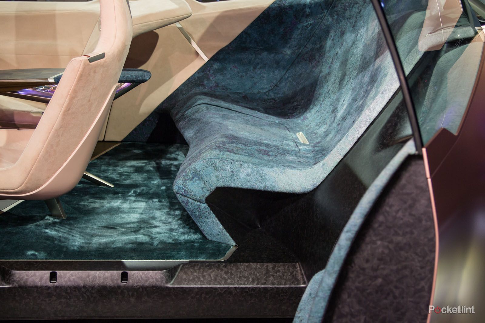 BMW Vision iNext showcases BMW's 2021 autonomous electric SUV