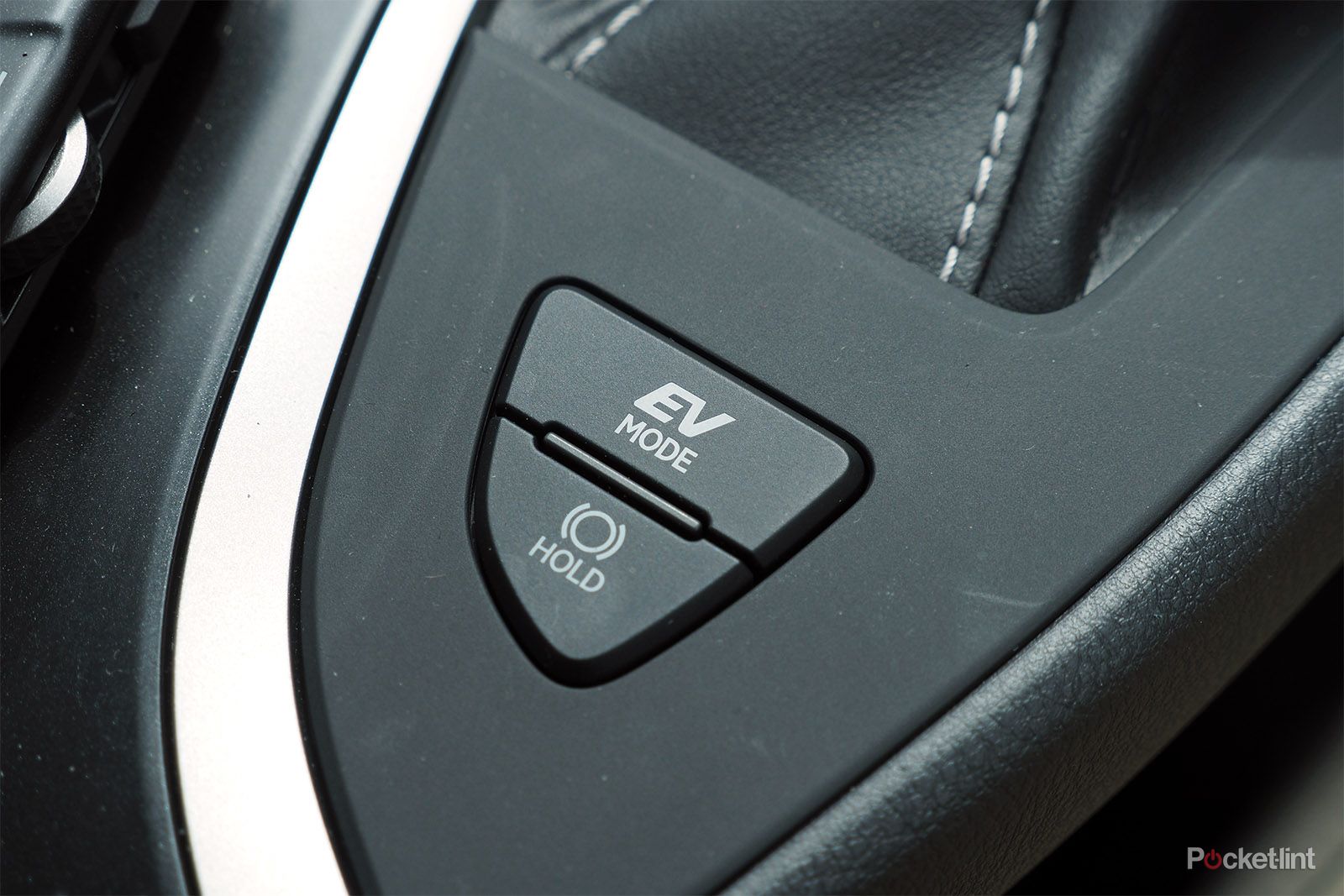 Lexus UX 250h review: Comfortable cruiser