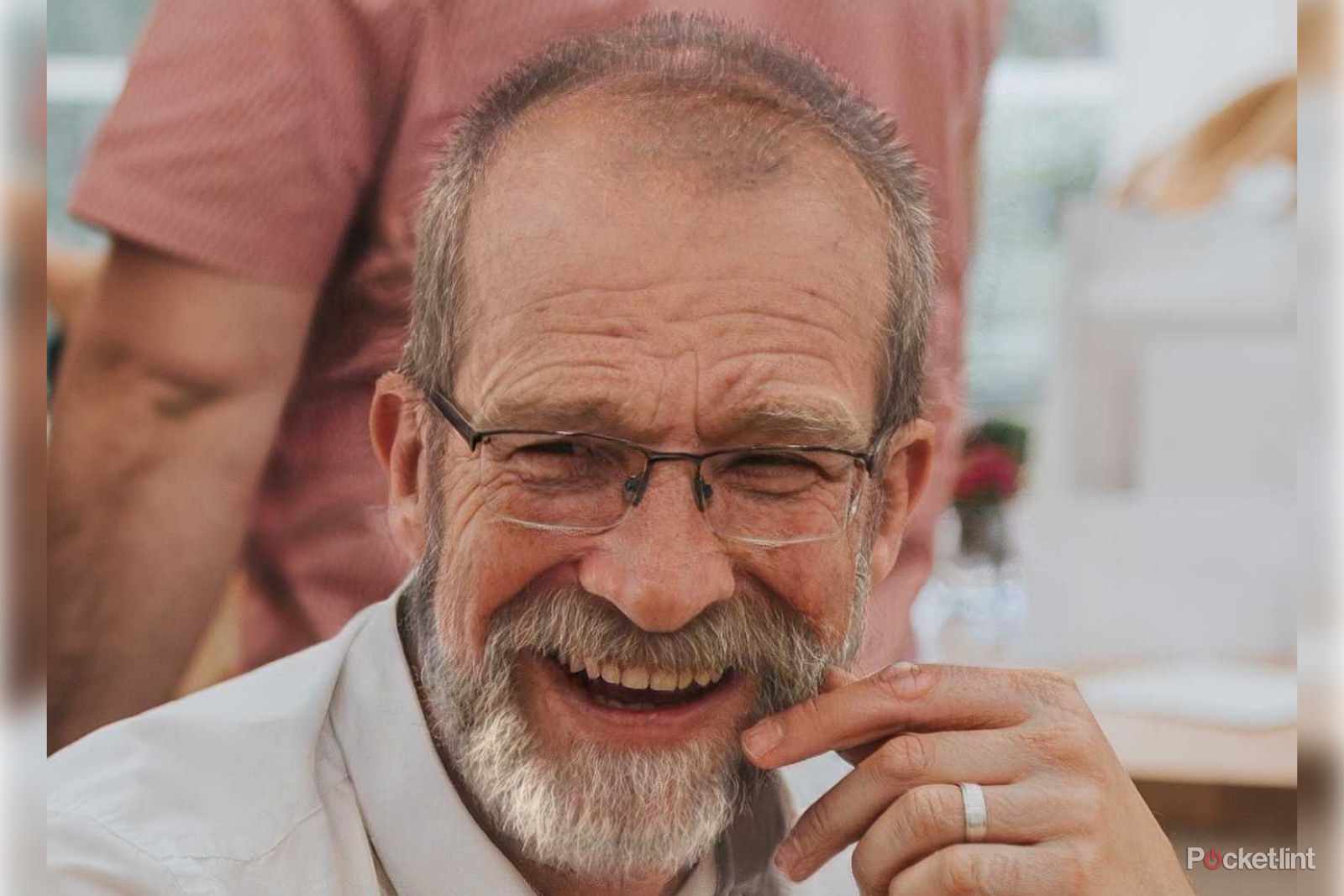 What is FaceApp's AI ageing filter, and how do you use it?