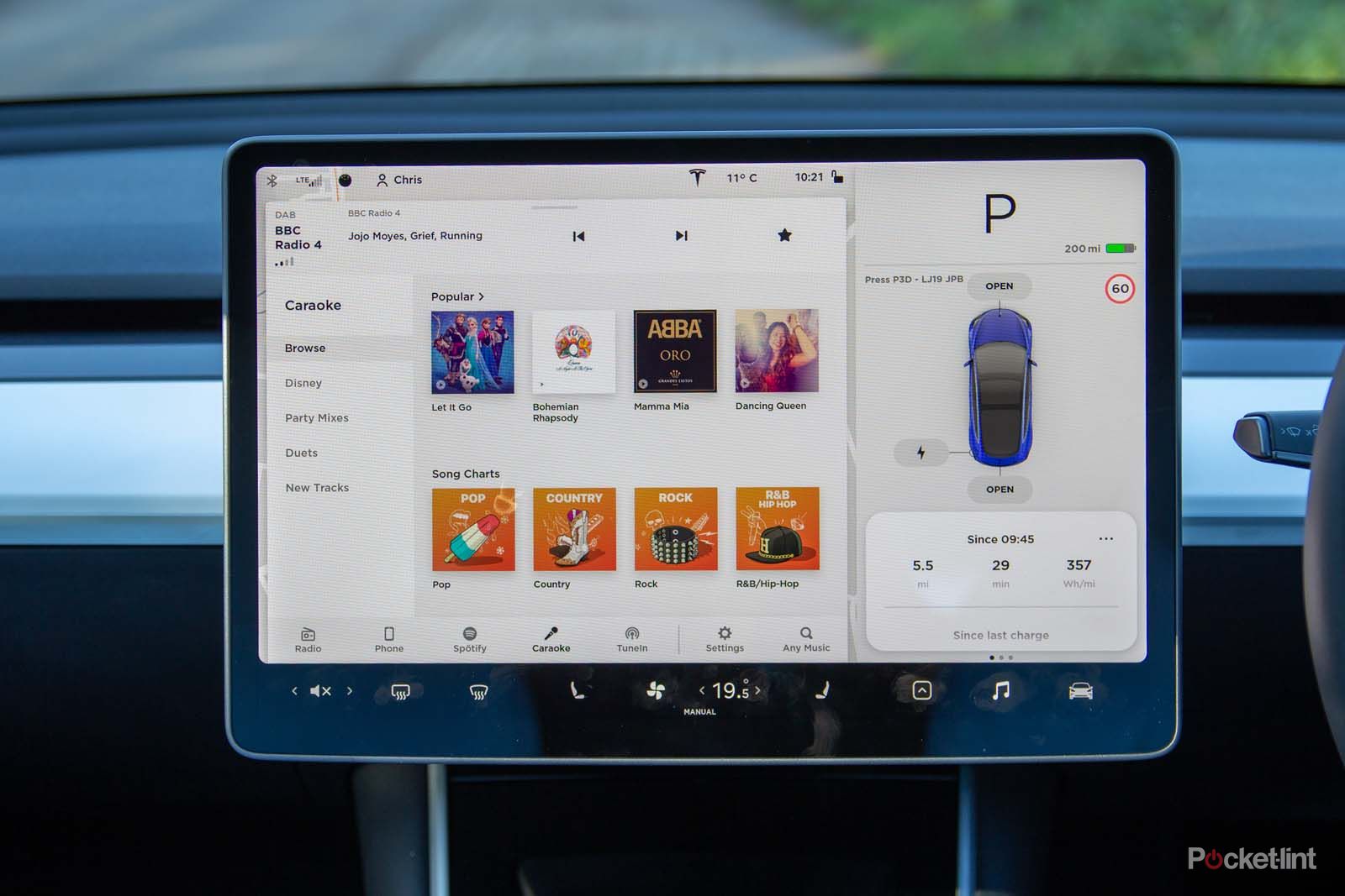 A closer look at the Tesla Model 3 interior and infotainment tech
