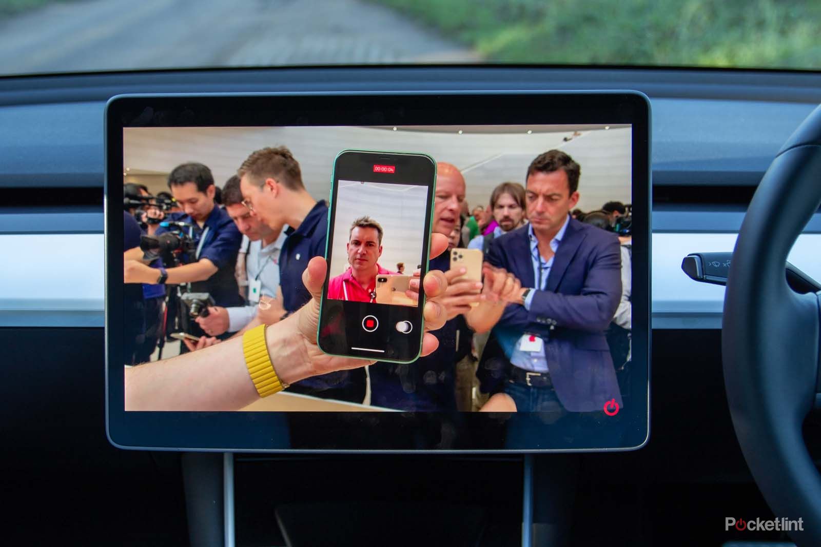A closer look at the Tesla Model 3 interior and infotainment tech