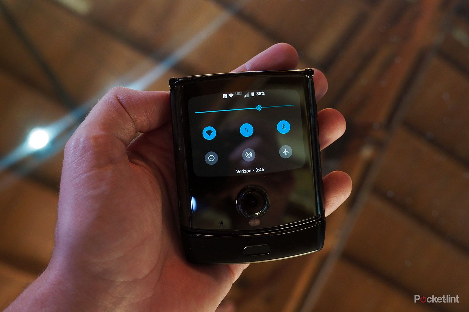 Motorola Razr review: It's flip to be square