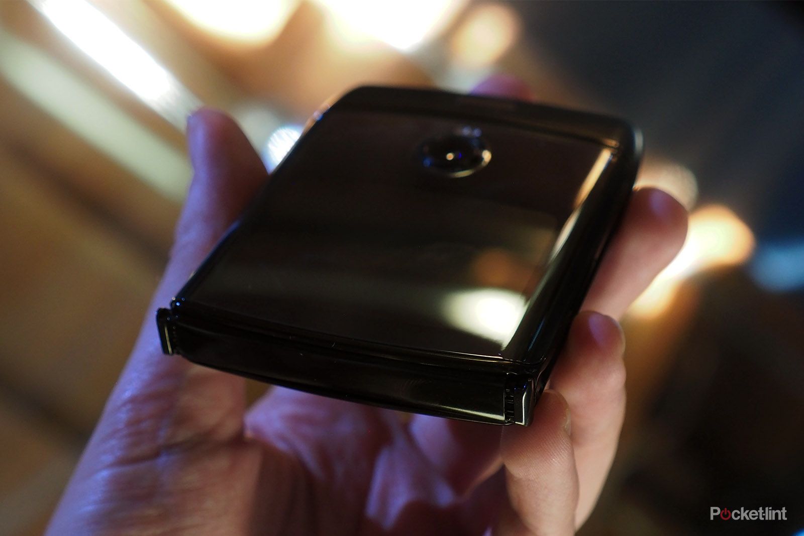 Motorola Razr review: It's flip to be square