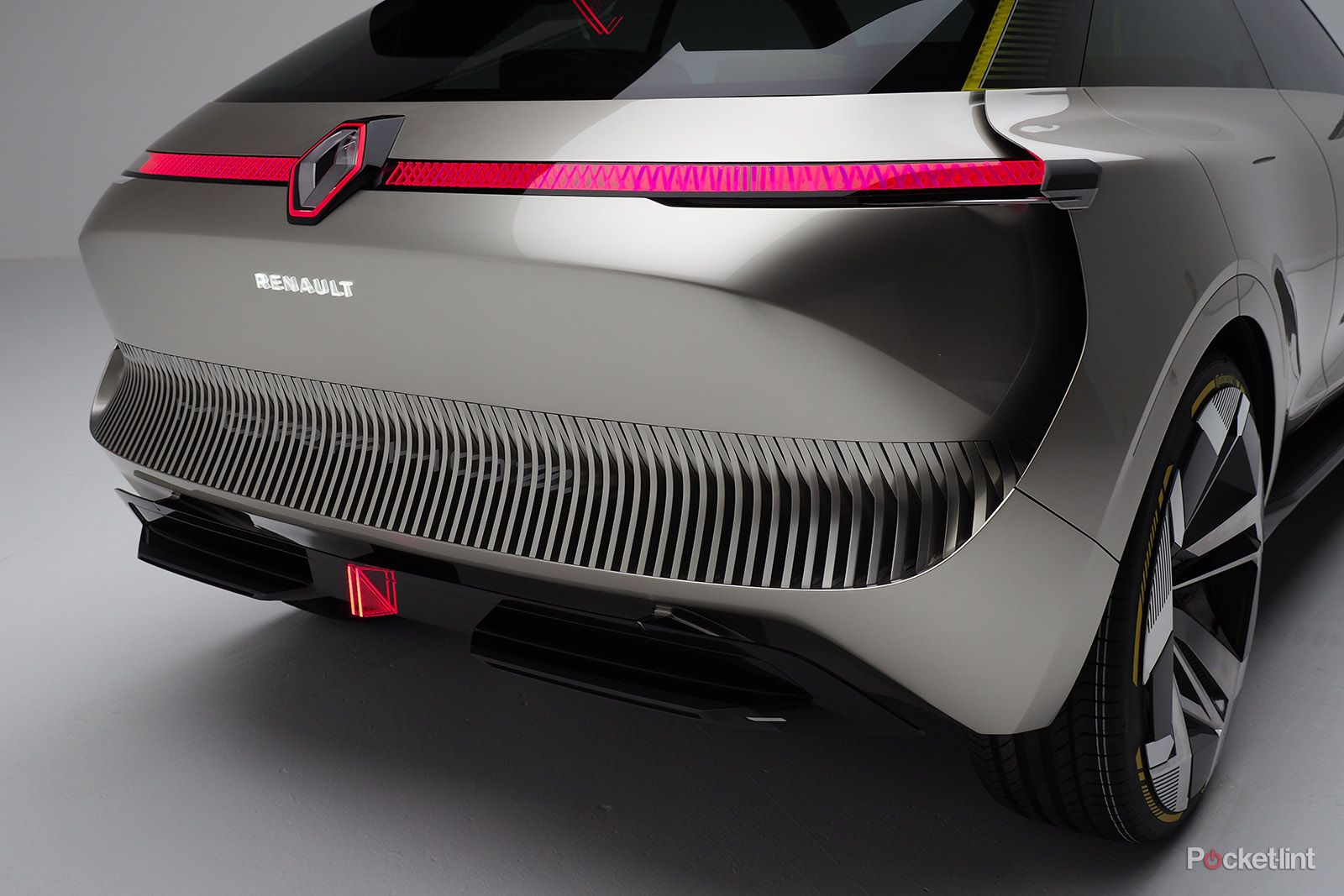 Renault Morphoz concept car physically extends. Here's why: