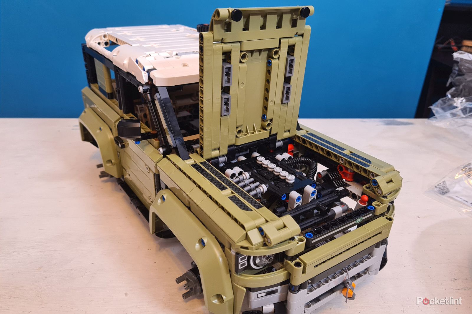 We built the Lego Technic Land Rover Defender, here's what the process ...