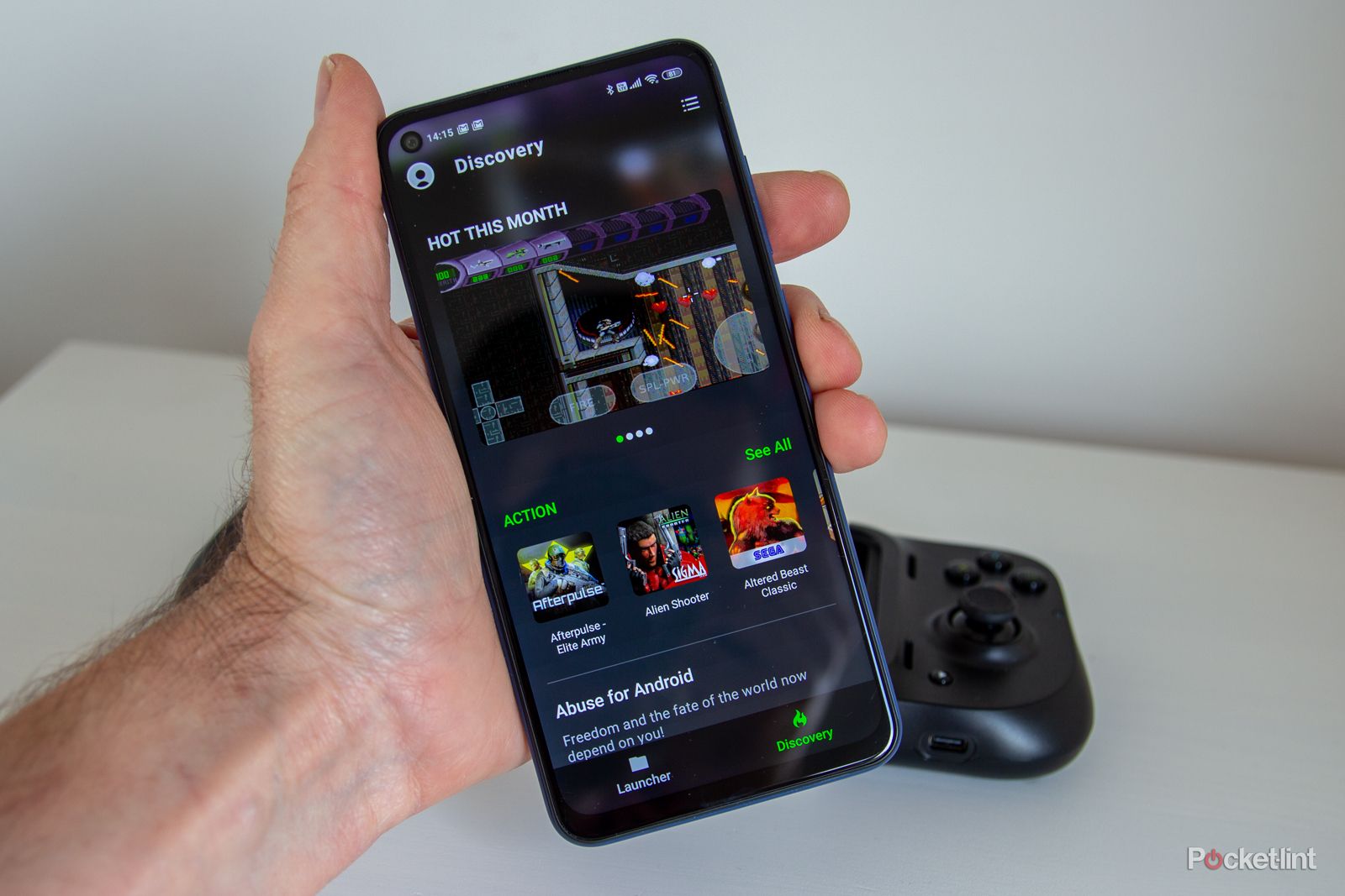 Playing with Razer Kishi: The controller to boost your gaming?