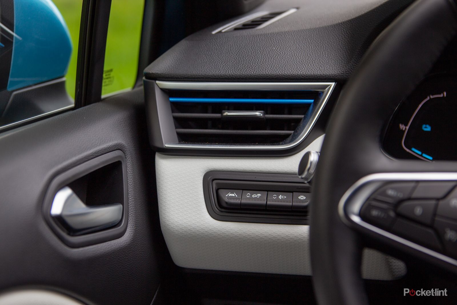 Renault Clio E-Tech Hybrid review: C'est magnifique!