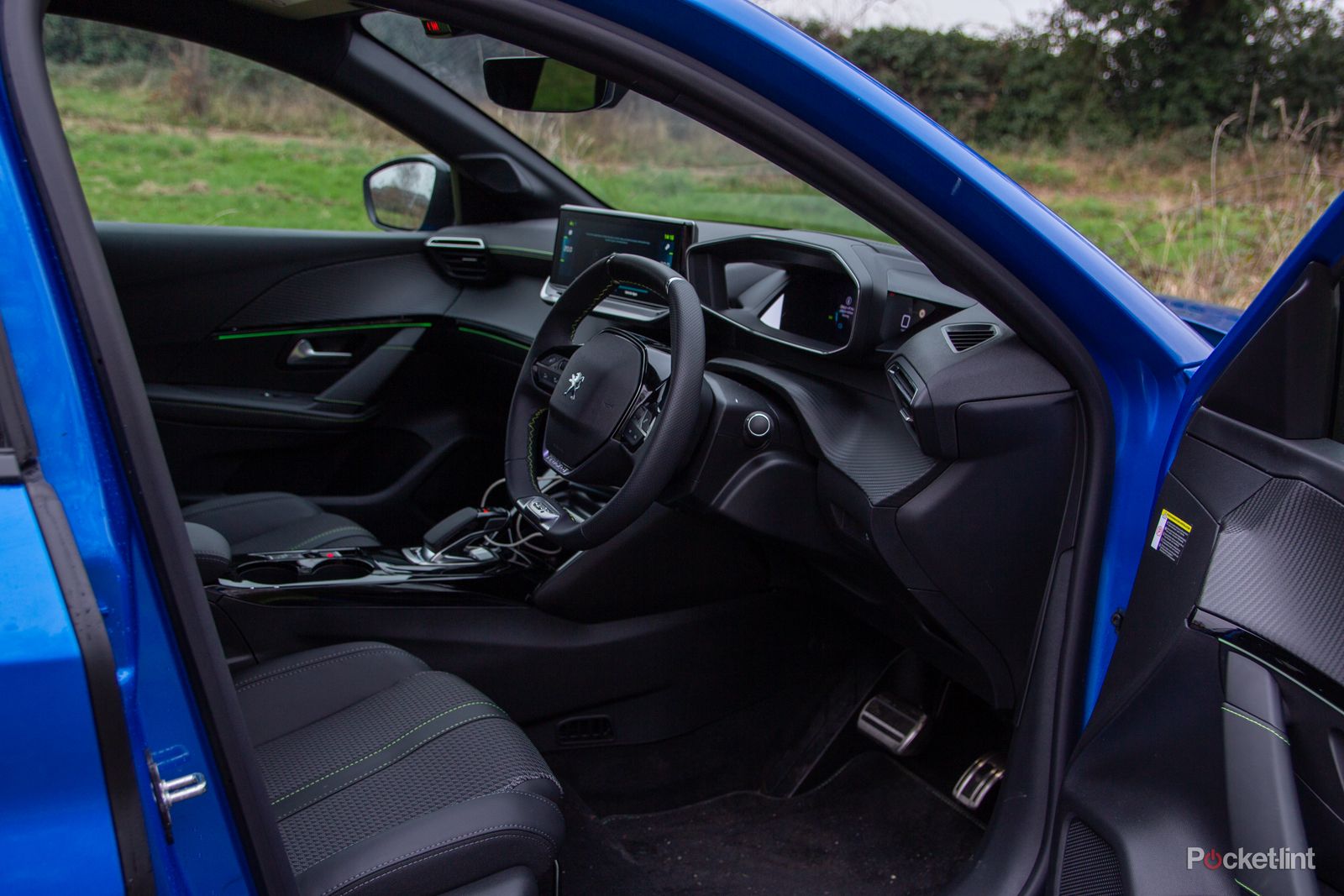 Peugeot e-208 review: Small but mighty?