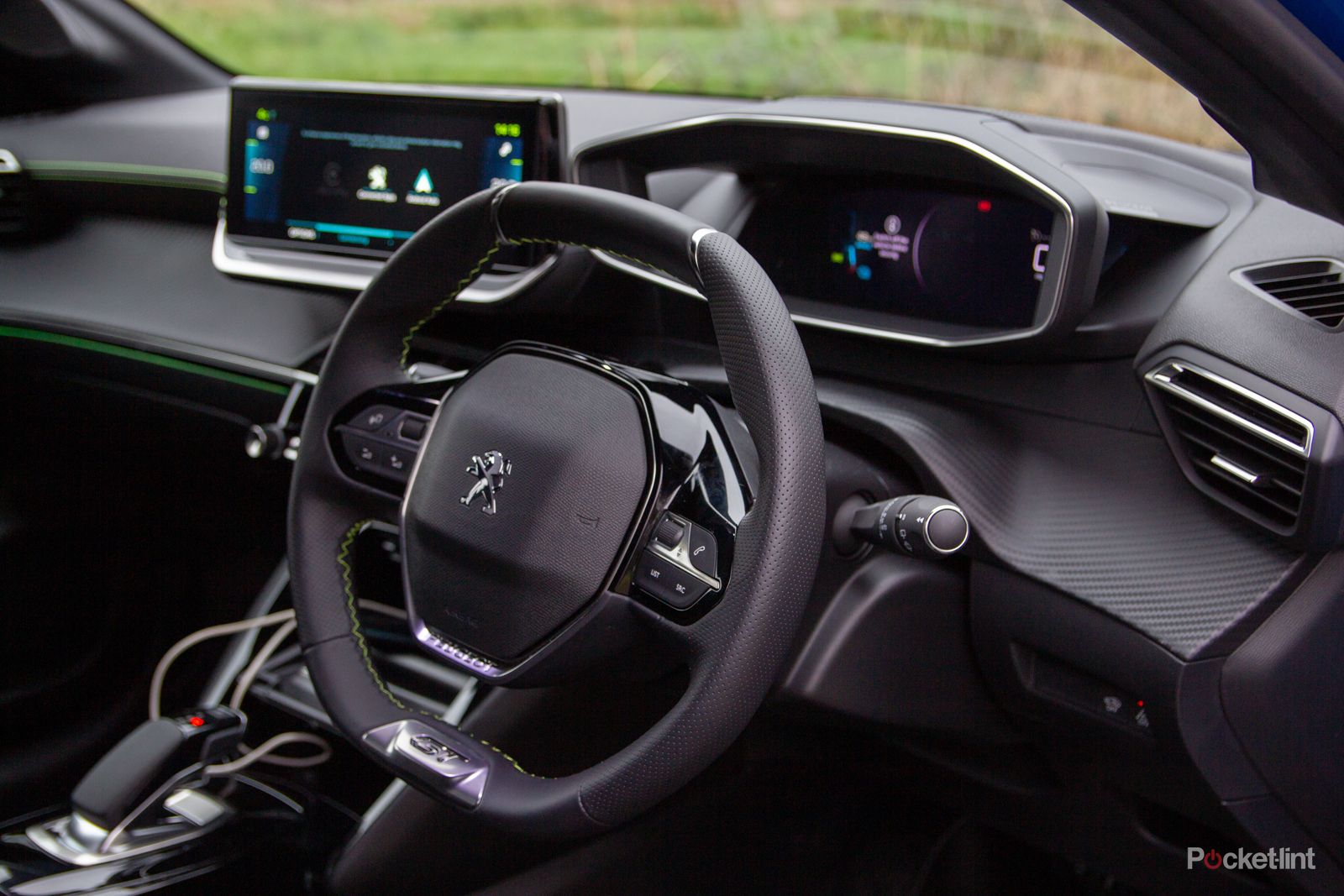 Peugeot e-208 review: Small but mighty?