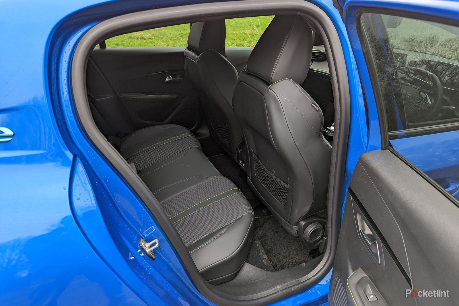 Peugeot e-208 review: Small but mighty?