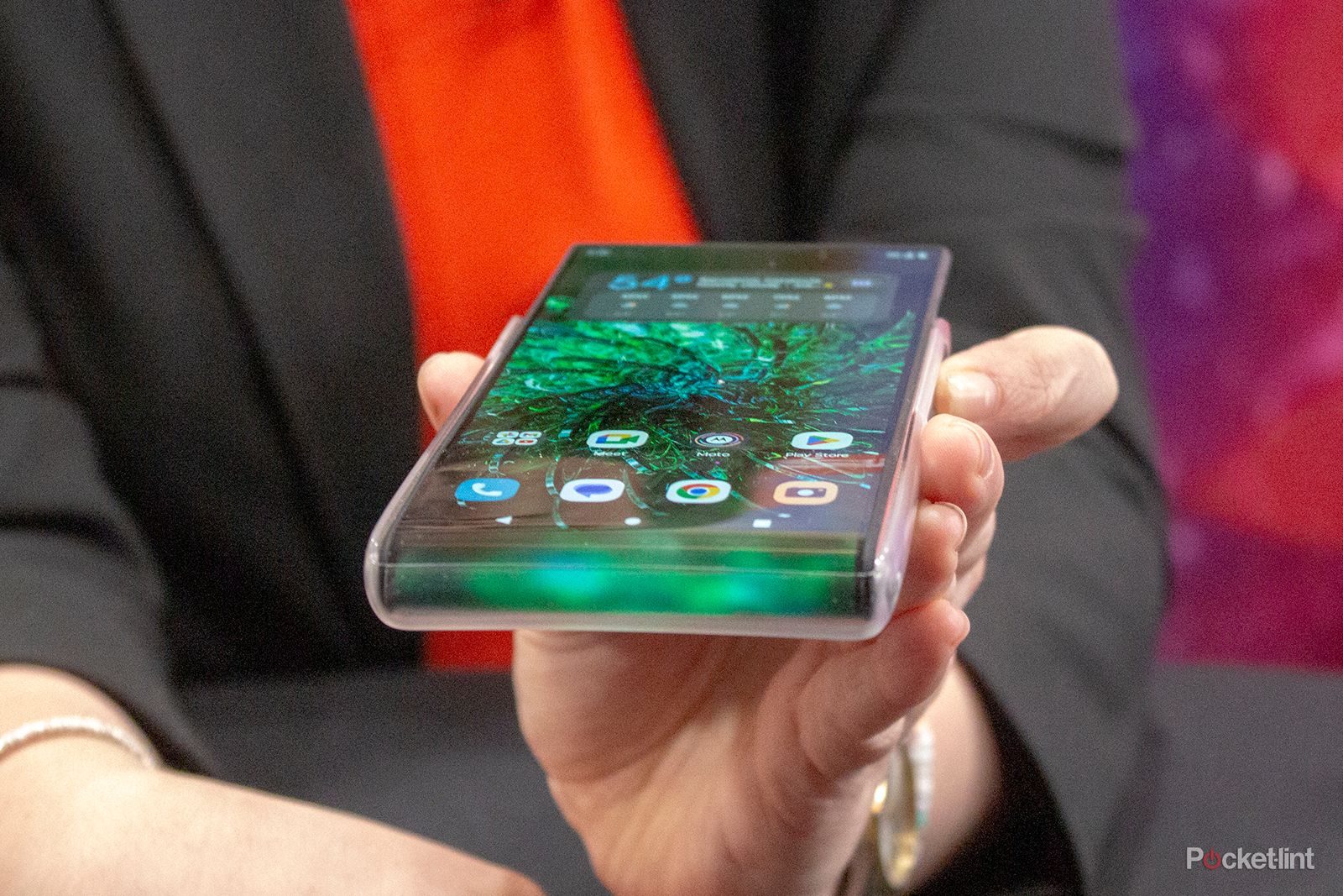 Motorola Rizr rollable concept phone first look: Making foldables look ...