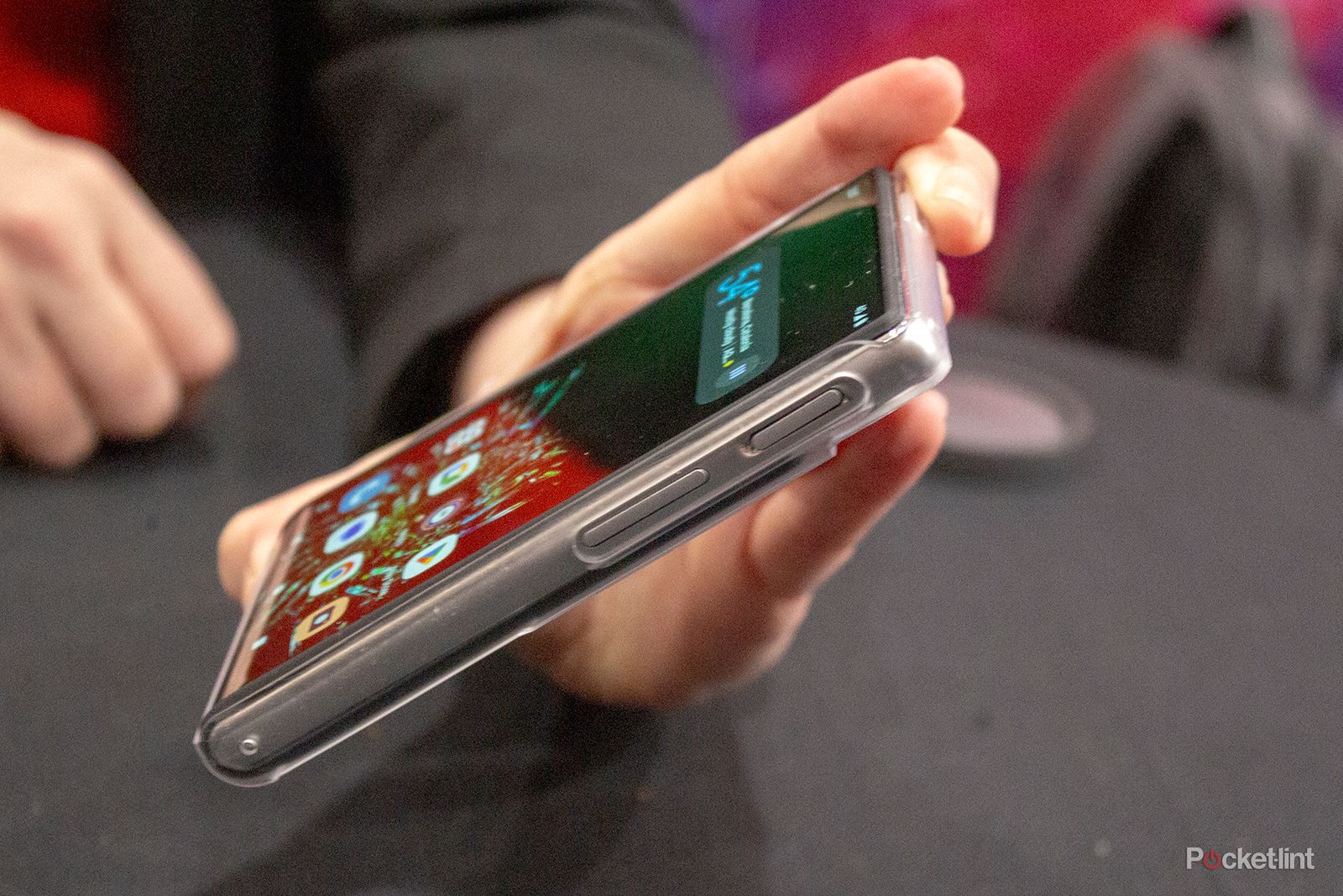 Motorola Rizr rollable concept phone first look: Making foldables look ...