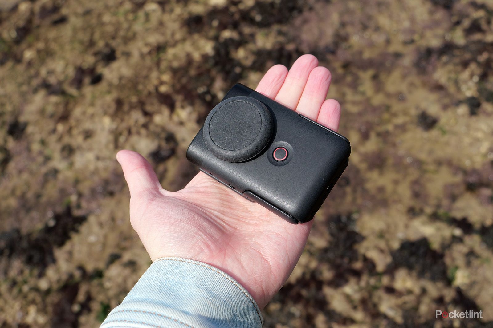 Canon PowerShot V10 review: A vlog camera in dire need of an audience