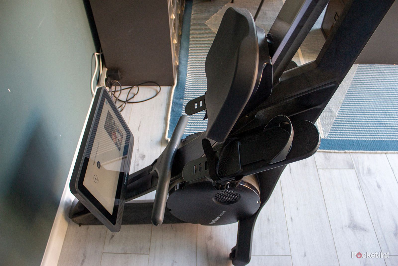 Hydrow Wave review: A Peloton-type rowing experience