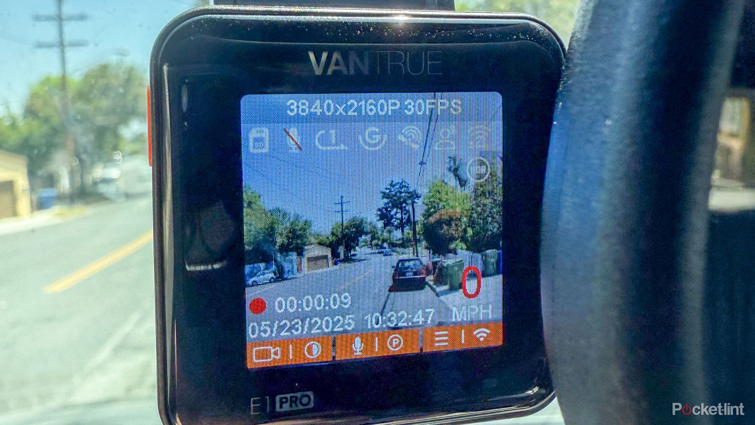 Thanks to this 4K dash cam, I can finally drive with peace of mind